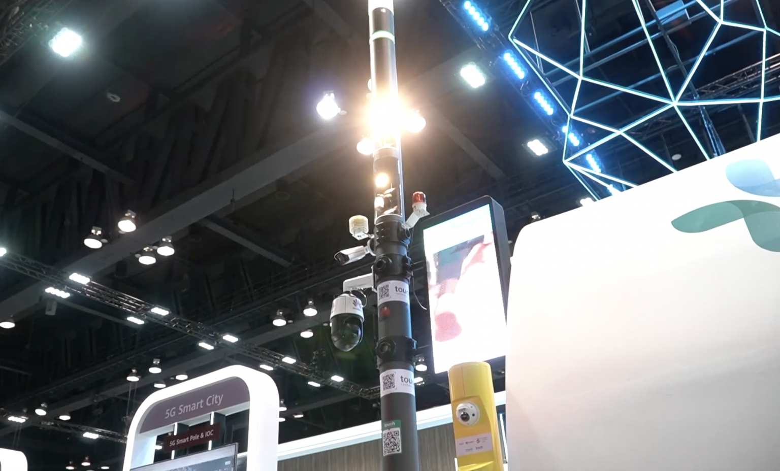 เสาไฟอัจฉริยะ (Smart Pole) เทคโนโลยีที่เข้ามาพัฒนาบ้านเมืองให้เป็น ...